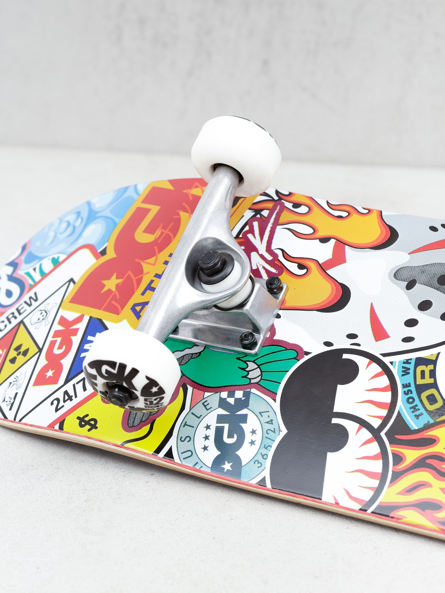 Skateboard DGK Covered (multi)