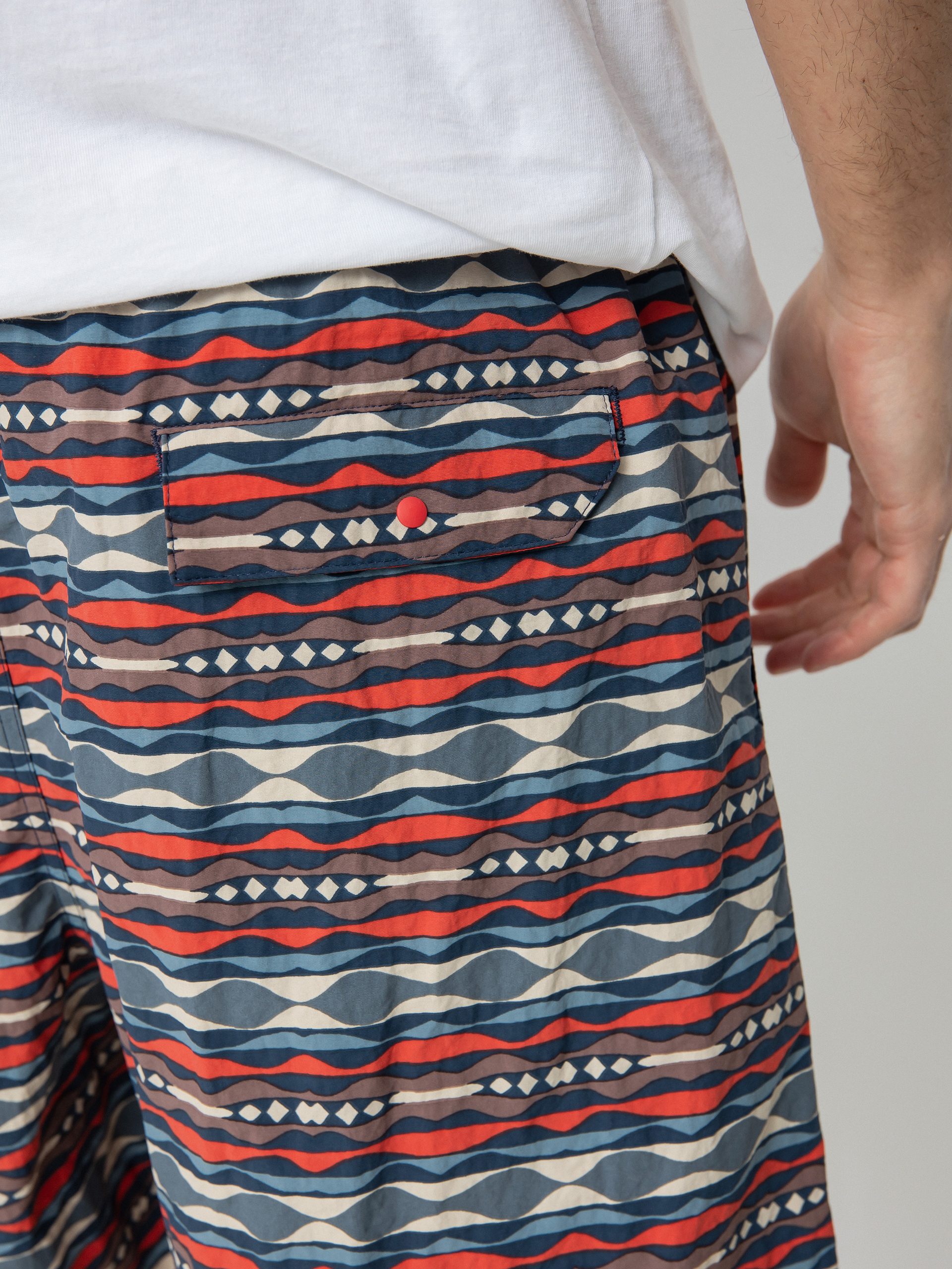 Kraťasy Patagonia Baggies Longs 7 in (coast highway multi sumac red)