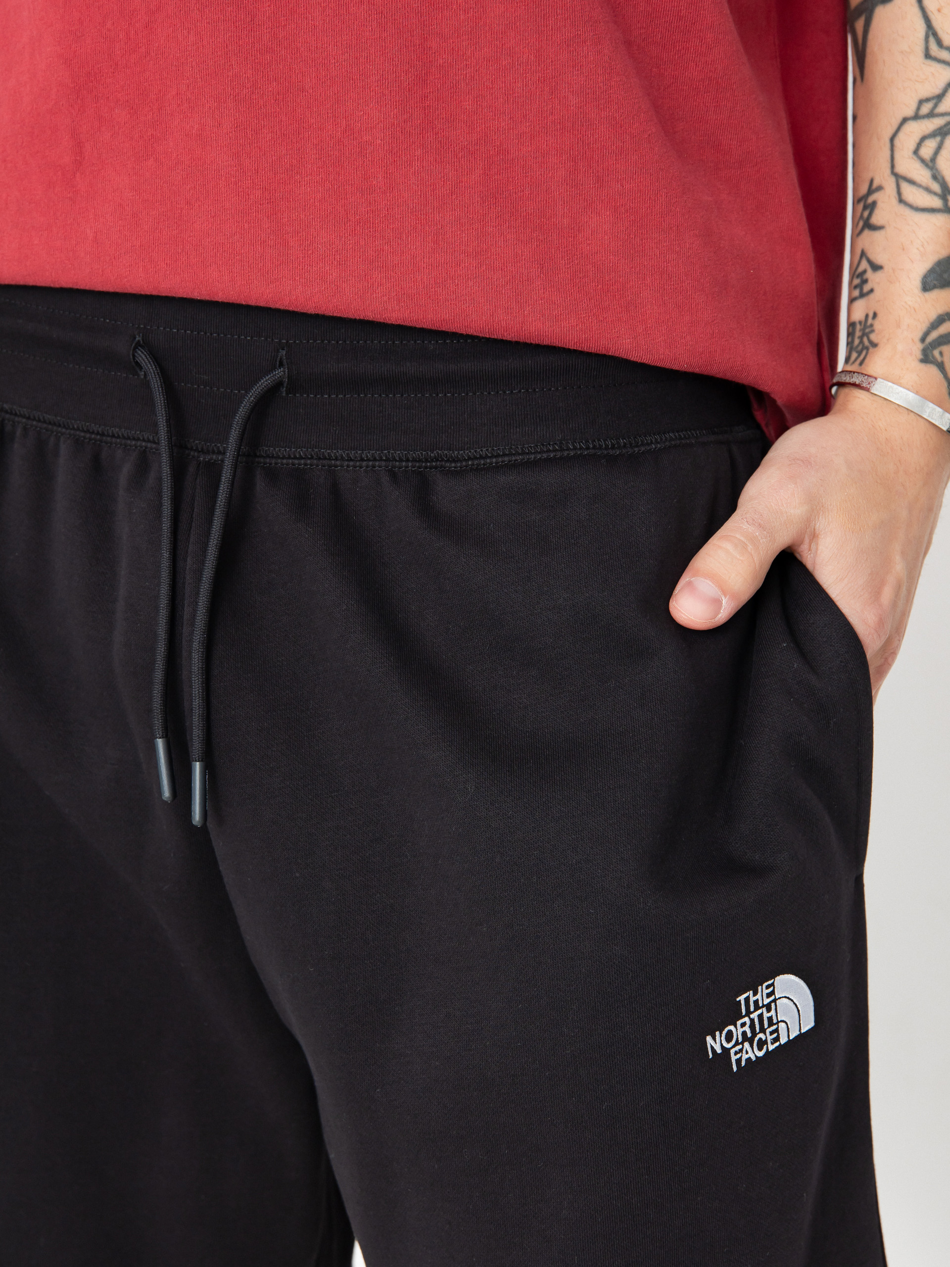Kraťasy The North Face Essential Relaxed - černá (tnf black)